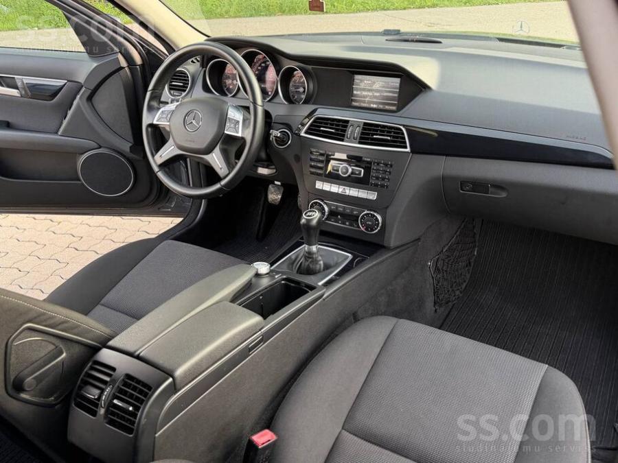 Pelēks Mercedes-Benz c-220 2014 Rīga, ar dzinēja tilpumu 2.00 L un nobraukumu 0 tūkst. km par 5850 €, foto 28 vietnē AUTOMOTO.COM.LV