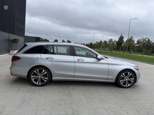 Grey Mercedes-Benz c-220 2014 in Siauliai, with an engine capacity of 2.14 L and mileage of 203 thousand km for 8200 €, photo 5 on AUTOMOTO.COM.LV
