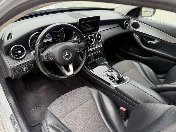 Grey Mercedes-Benz c-220 2014 in Siauliai, with an engine capacity of 2.14 L and mileage of 203 thousand km for 8200 €, photo 11 on AUTOMOTO.COM.LV
