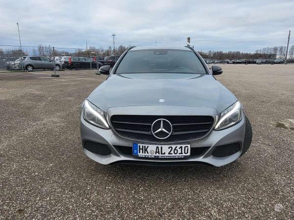 Grey Mercedes-Benz c-220 2015 in Marijampole, with an engine capacity of 2.20 L and mileage of 258 thousand km for 11450 €, photo 2 on AUTOMOTO.COM.LV