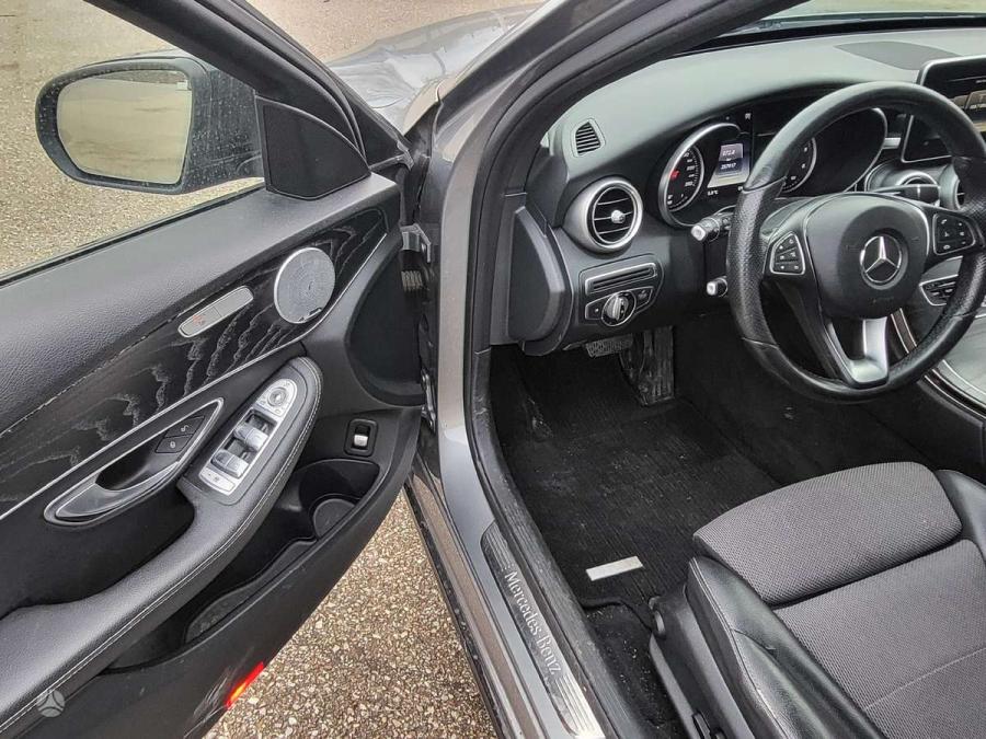 Pelēks Mercedes-Benz c-220 2015 Marijampole, ar dzinēja tilpumu 2.20 L un nobraukumu 258 tūkst. km par 11450 €, foto 11 vietnē AUTOMOTO.COM.LV