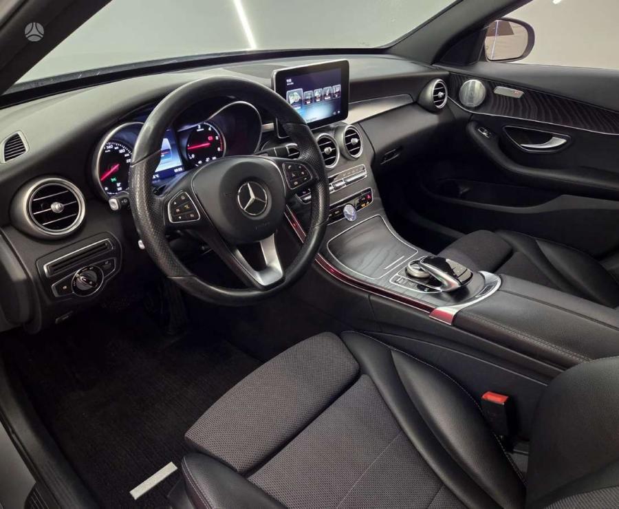 Pelēks Mercedes-Benz c-220 2015 Marijampole, ar dzinēja tilpumu 2.20 L un nobraukumu 257 tūkst. km par 11650 €, foto 2 vietnē AUTOMOTO.COM.LV