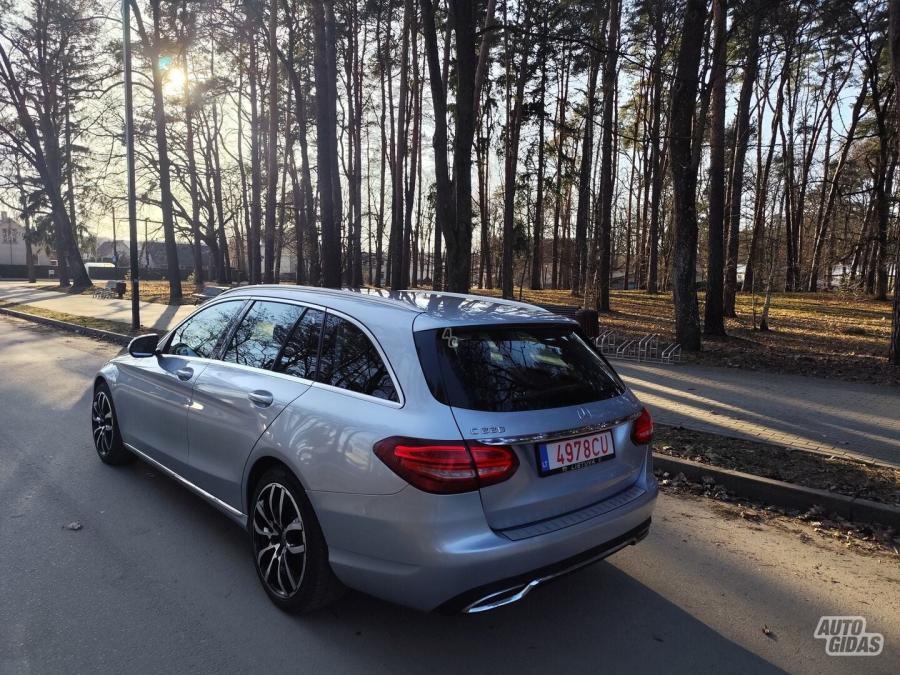 Grey Mercedes-Benz c-220 2015 in Alytus, with an engine capacity of 2.20 L and mileage of 317 thousand km for 8650 €, photo 4 on AUTOMOTO.COM.LV
