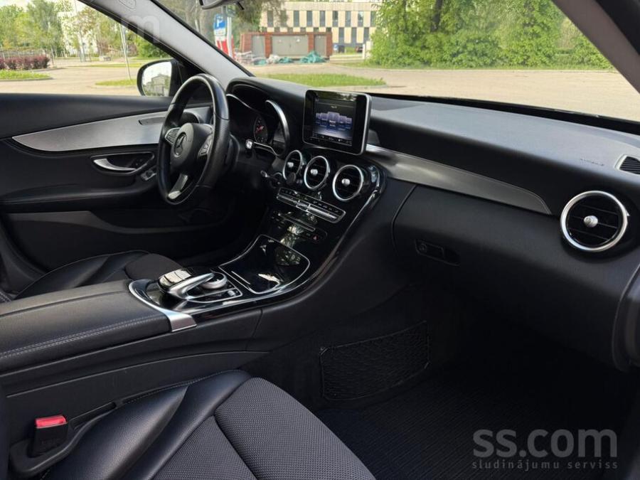 Pelēks Mercedes-Benz c-220 2015 Rīga, ar dzinēja tilpumu 2.20 L un nobraukumu 276 tūkst. km par 8990 €, foto 19 vietnē AUTOMOTO.COM.LV
