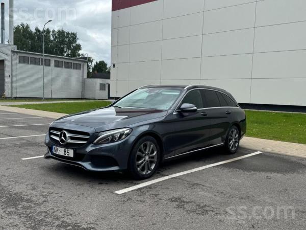 Grey Mercedes-Benz c-220 2015 in Riga, with an engine capacity of 2.20 L and mileage of 321 thousand km for 11200 €, photo 2 on AUTOMOTO.COM.LV