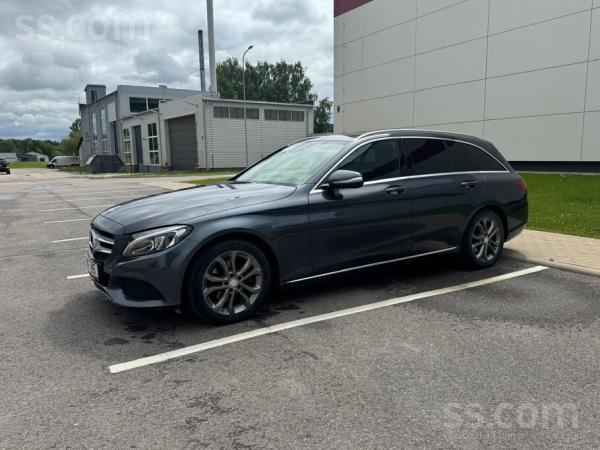 Grey Mercedes-Benz c-220 2015 in Riga, with an engine capacity of 2.20 L and mileage of 321 thousand km for 11200 €, photo 3 on AUTOMOTO.COM.LV