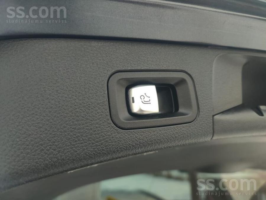 Pelēks Mercedes-Benz c-220 2015 Rīga, ar dzinēja tilpumu 2.20 L un nobraukumu 321 tūkst. km par 11200 €, foto 19 vietnē AUTOMOTO.COM.LV
