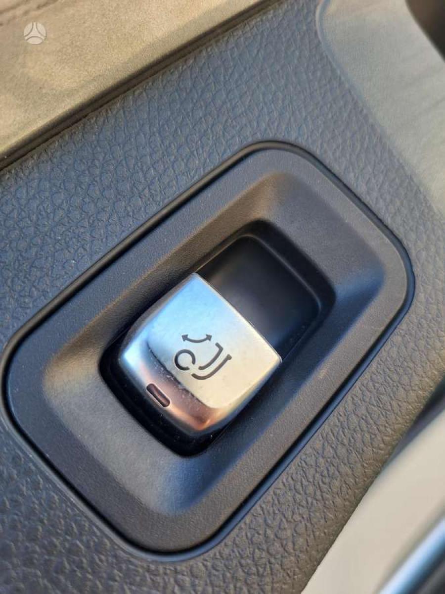 Grey Mercedes-Benz c-220 2015 in Vilnius, with an engine capacity of 2.14 L and mileage of 254 thousand km for 10950 €, photo 40 on AUTOMOTO.COM.LV