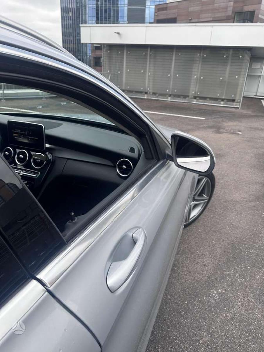 Pelēks Mercedes-Benz c-220 2015 Viļņa, ar dzinēja tilpumu 2.14 L un nobraukumu 185 tūkst. km par 12500 €, foto 11 vietnē AUTOMOTO.COM.LV