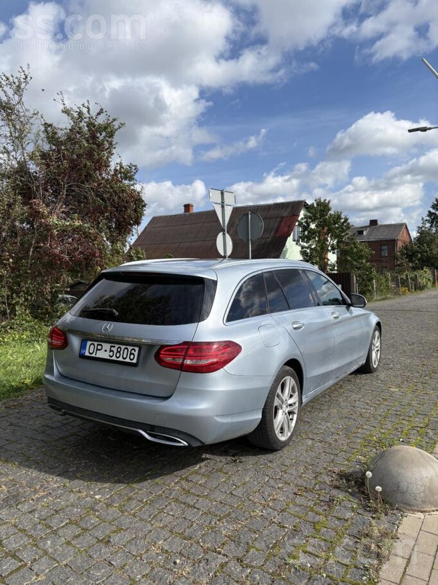 Grey Mercedes-Benz c-220 2015 in Riga, with an engine capacity of 2.20 L and mileage of 288 thousand km for 11200 €, photo 5 on AUTOMOTO.COM.LV