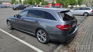 Pelēks Mercedes-Benz c-220 2016 Rīga, ar dzinēja tilpumu 2.20 L un nobraukumu 259 tūkst. km par 12500 €, foto 5 vietnē AUTOMOTO.COM.LV