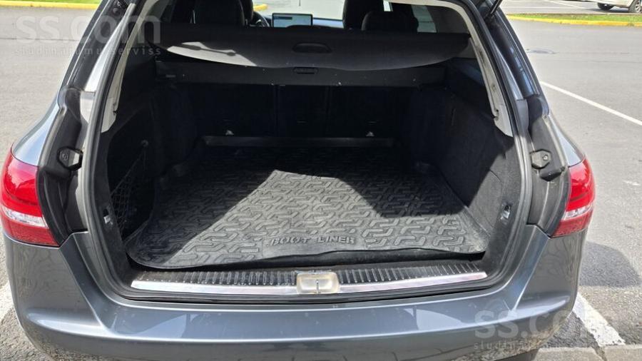 Pelēks Mercedes-Benz c-220 2016 Rīga, ar dzinēja tilpumu 2.20 L un nobraukumu 259 tūkst. km par 12500 €, foto 6 vietnē AUTOMOTO.COM.LV
