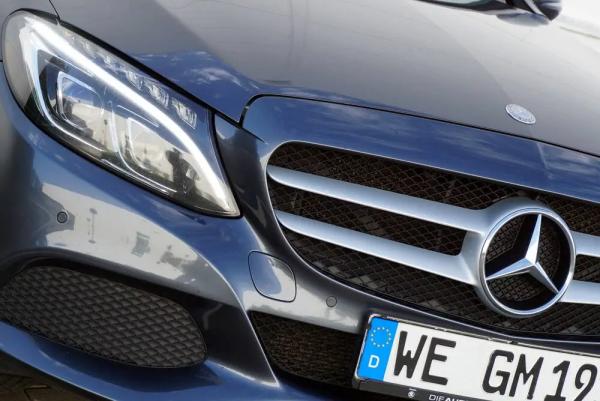 Pelēks Mercedes-Benz c-220 2016 Rīga, ar dzinēja tilpumu 2.20 L un nobraukumu 273 tūkst. km par 9900 €, foto 1 vietnē AUTOMOTO.COM.LV