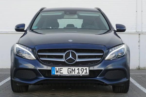 Pelēks Mercedes-Benz c-220 2016 Rīga, ar dzinēja tilpumu 2.20 L un nobraukumu 273 tūkst. km par 9900 €, foto 3 vietnē AUTOMOTO.COM.LV