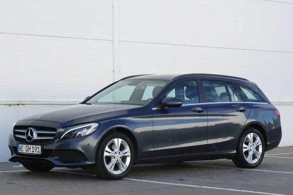 Pelēks Mercedes-Benz c-220 2016 Rīga, ar dzinēja tilpumu 2.20 L un nobraukumu 273 tūkst. km par 9900 €, foto 5 vietnē AUTOMOTO.COM.LV