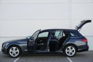 Pelēks Mercedes-Benz c-220 2016 Rīga, ar dzinēja tilpumu 2.20 L un nobraukumu 273 tūkst. km par 9900 €, foto 8 vietnē AUTOMOTO.COM.LV