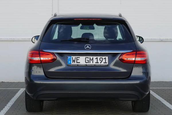 Pelēks Mercedes-Benz c-220 2016 Rīga, ar dzinēja tilpumu 2.20 L un nobraukumu 273 tūkst. km par 9900 €, foto 10 vietnē AUTOMOTO.COM.LV