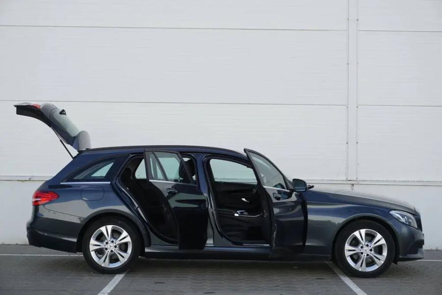 Pelēks Mercedes-Benz c-220 2016 Rīga, ar dzinēja tilpumu 2.20 L un nobraukumu 273 tūkst. km par 9900 €, foto 15 vietnē AUTOMOTO.COM.LV