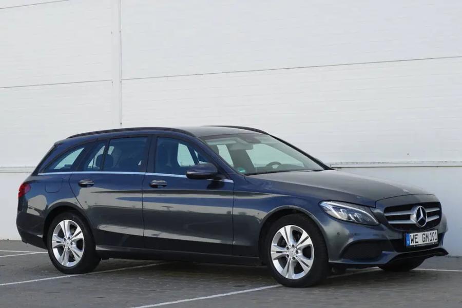 Pelēks Mercedes-Benz c-220 2016 Rīga, ar dzinēja tilpumu 2.20 L un nobraukumu 273 tūkst. km par 9900 €, foto 16 vietnē AUTOMOTO.COM.LV