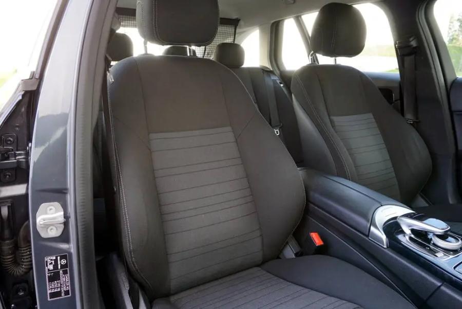 Pelēks Mercedes-Benz c-220 2016 Rīga, ar dzinēja tilpumu 2.20 L un nobraukumu 273 tūkst. km par 9900 €, foto 19 vietnē AUTOMOTO.COM.LV