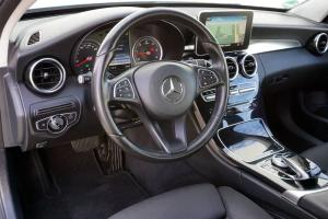 Pelēks Mercedes-Benz c-220 2016 Rīga, ar dzinēja tilpumu 2.20 L un nobraukumu 273 tūkst. km par 9900 €, foto 24 vietnē AUTOMOTO.COM.LV
