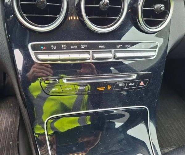 Pelēks Mercedes-Benz c-220 2016 Jelgava, ar dzinēja tilpumu 2.20 L un nobraukumu 300 tūkst. km par 7350 €, foto 10 vietnē AUTOMOTO.COM.LV