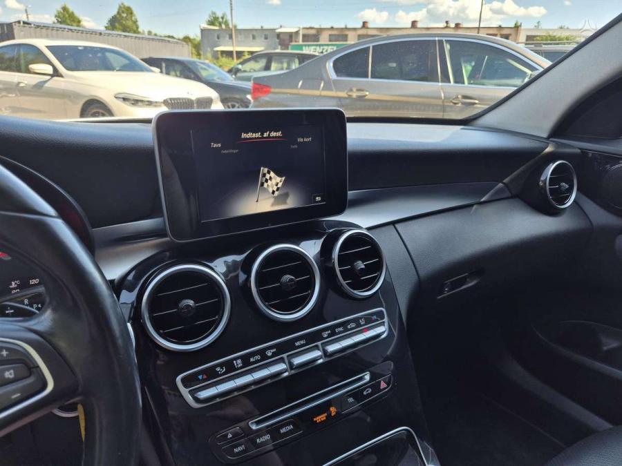 Pelēks Mercedes-Benz c-220 2016 Utena, ar dzinēja tilpumu 2.14 L un nobraukumu 263 tūkst. km par 8990 €, foto 17 vietnē AUTOMOTO.COM.LV