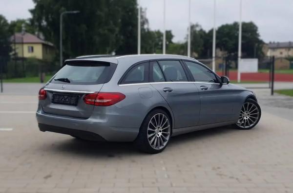 Серый Мерседес Ц 220 2016 в Елгава, объемом двигателя 2.20 л и пробегом 300 тыс. км за 8950 €, фото 2 на AUTOMOTO.COM.LV