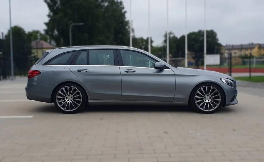 Pelēks Mercedes-Benz c-220 2016 Jelgava, ar dzinēja tilpumu 2.20 L un nobraukumu 300 tūkst. km par 8950 €, foto 4 vietnē AUTOMOTO.COM.LV
