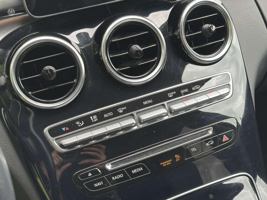 Pelēks Mercedes-Benz c-220 2016 Šauļi, ar dzinēja tilpumu 2.14 L un nobraukumu 277 tūkst. km par 11500 €, foto 15 vietnē AUTOMOTO.COM.LV