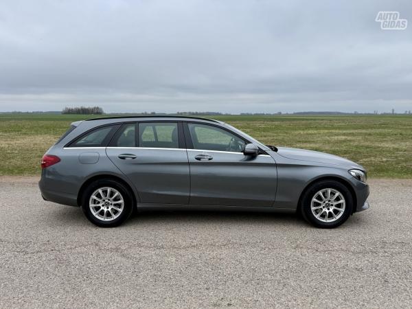 Grey Mercedes-Benz c-220 2017 in Vilkaviskis, with an engine capacity of 2.10 L and mileage of 267 thousand km for 12200 €, photo 6 on AUTOMOTO.COM.LV
