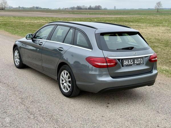 Grey Mercedes-Benz c-220 2017 in Siauliai, with an engine capacity of 2.14 L and mileage of 267 thousand km for 10900 €, photo 4 on AUTOMOTO.COM.LV