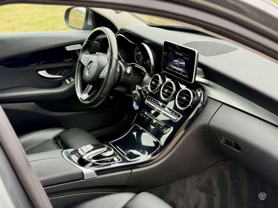 Pelēks Mercedes-Benz c-220 2017 Šauļi, ar dzinēja tilpumu 2.14 L un nobraukumu 267 tūkst. km par 10900 €, foto 19 vietnē AUTOMOTO.COM.LV