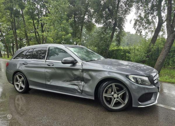 Серый Мерседес Ц 220 2017 в Каунас, объемом двигателя 2.14 л и пробегом 231 тыс. км за 8900 €, фото 9 на AUTOMOTO.COM.LV
