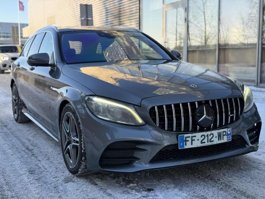 Grey Mercedes-Benz c-220 2019 in Vilnius, with an engine capacity of 1.95 L and mileage of 210 thousand km for 16500 €, photo 5 on AUTOMOTO.COM.LV