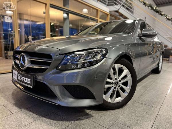 Pelēks Mercedes-Benz c-220 2020 Kauņa, ar dzinēja tilpumu 2.00 L un nobraukumu 87 tūkst. km par 27540 €, foto 1 vietnē AUTOMOTO.COM.LV
