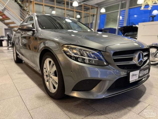 Pelēks Mercedes-Benz c-220 2020 Kauņa, ar dzinēja tilpumu 2.00 L un nobraukumu 87 tūkst. km par 27540 €, foto 2 vietnē AUTOMOTO.COM.LV