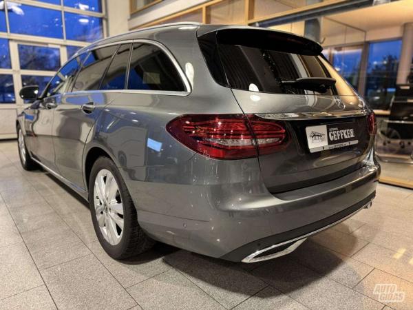 Pelēks Mercedes-Benz c-220 2020 Kauņa, ar dzinēja tilpumu 2.00 L un nobraukumu 87 tūkst. km par 27540 €, foto 5 vietnē AUTOMOTO.COM.LV