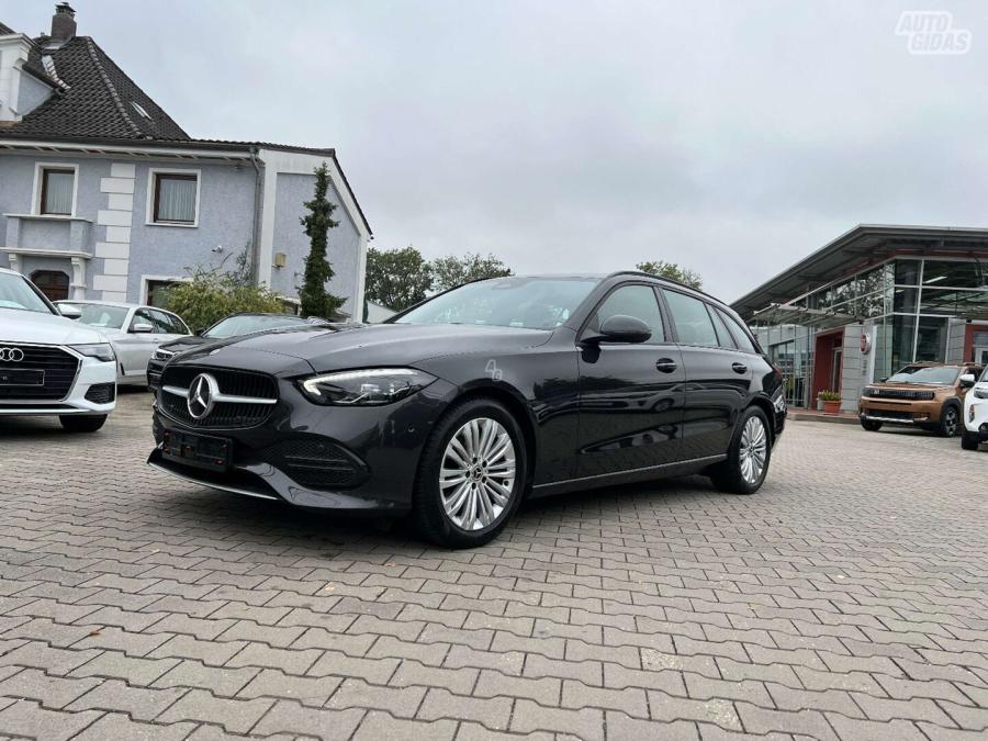 Pelēks Mercedes-Benz c-220 2023 Kauņa, ar dzinēja tilpumu 2.00 L un nobraukumu 77 tūkst. km par 33209 €, foto 1 vietnē AUTOMOTO.COM.LV