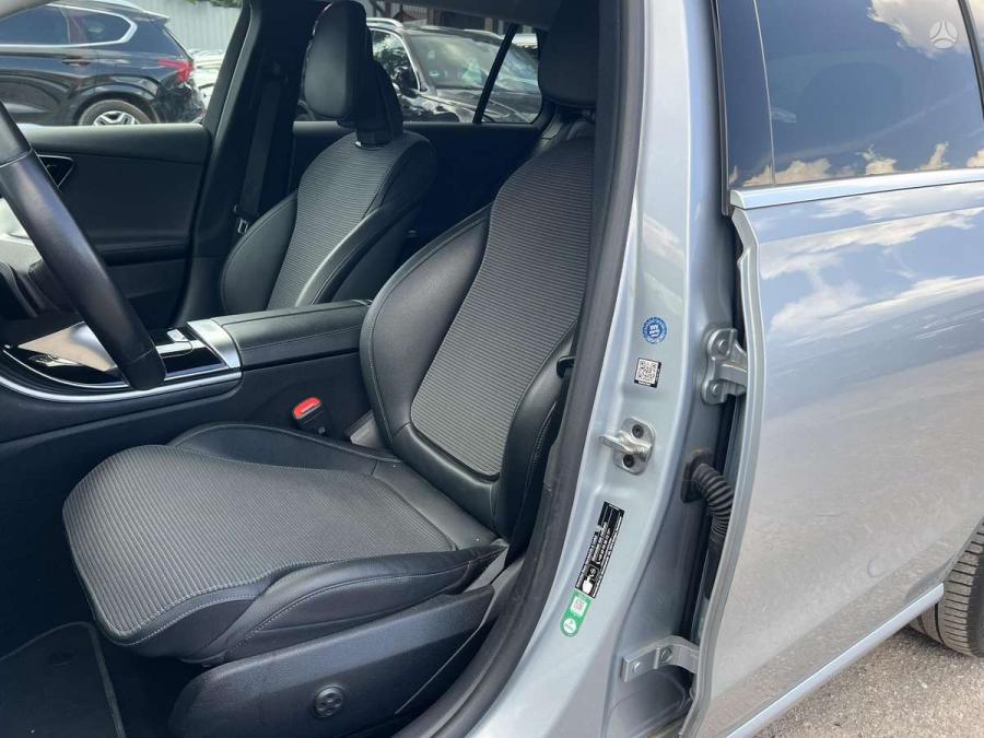 Pelēks Mercedes-Benz c-220 2023 Kauņa, ar dzinēja tilpumu 1.99 L un nobraukumu 117 tūkst. km par 17400 €, foto 21 vietnē AUTOMOTO.COM.LV