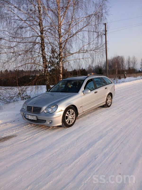Mercedes-Benz c-220 2005 in Ogre, with an engine capacity of 2.20 L and mileage of 363 thousand km for 500 €, photo 1 on AUTOMOTO.COM.LV