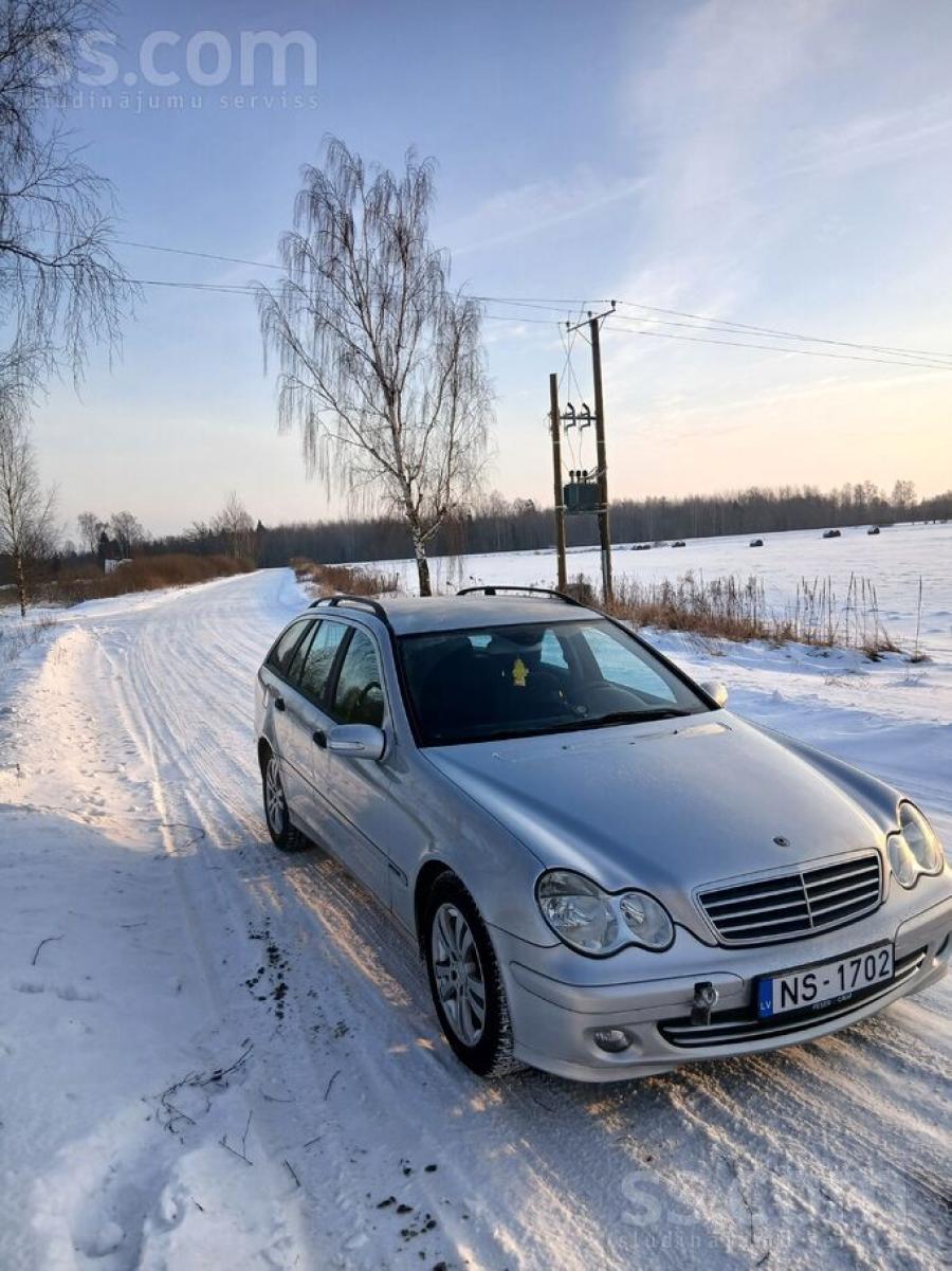 Mercedes-Benz c-220 2005 in Ogre, with an engine capacity of 2.20 L and mileage of 363 thousand km for 500 €, photo 2 on AUTOMOTO.COM.LV