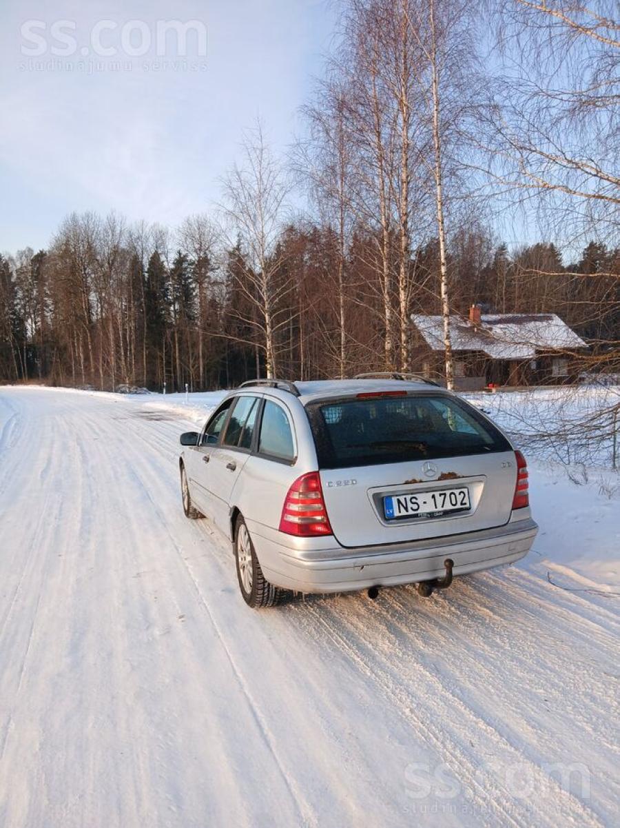 Mercedes-Benz c-220 2005 in Ogre, with an engine capacity of 2.20 L and mileage of 363 thousand km for 500 €, photo 3 on AUTOMOTO.COM.LV