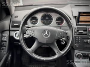 Red Mercedes-Benz c-220 2007 in Riga, with an engine capacity of 2.20 L and mileage of 391 thousand km for 4990 €, photo 10 on AUTOMOTO.COM.LV