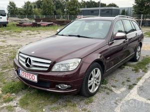 Sarkans Mercedes-Benz c-220 2008 Rīga, ar dzinēja tilpumu 2.20 L un nobraukumu 264 tūkst. km par 1600 €, foto  vietnē AUTOMOTO.COM.LV