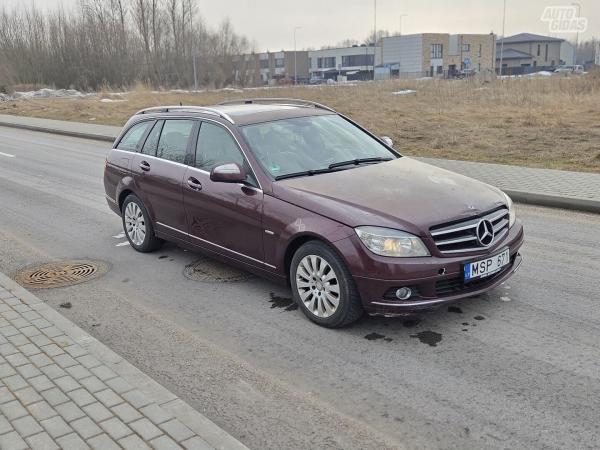 Red Mercedes-Benz c-220 2009 in Klaipeda, with an engine capacity of 2.10 L and mileage of 450 thousand km for 3200 €, photo 2 on AUTOMOTO.COM.LV