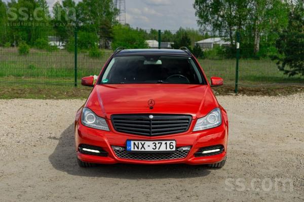Red Mercedes-Benz c-220 2013 in Riga, with an engine capacity of 2.20 L and mileage of 0 thousand km for 13400 €, photo 2 on AUTOMOTO.COM.LV