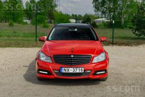 Red Mercedes-Benz c-220 2013 in Riga, with an engine capacity of 2.20 L and mileage of 0 thousand km for 13400 €, photo 2 on AUTOMOTO.COM.LV