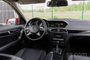Red Mercedes-Benz c-220 2013 in Riga, with an engine capacity of 2.20 L and mileage of 0 thousand km for 13400 €, photo 11 on AUTOMOTO.COM.LV