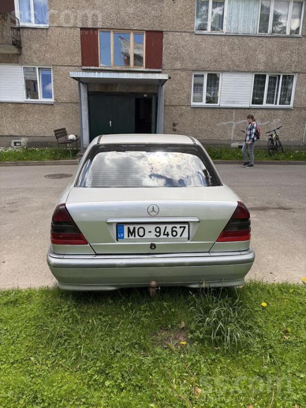 Mercedes-Benz c-220 1998 in Jekabpils, with an engine capacity of 2.20 L and mileage of 290 thousand km for 2300 €, photo 3 on AUTOMOTO.COM.LV